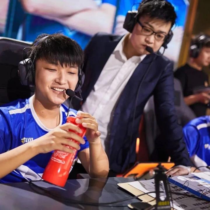 KPL：es你没有心！斗鱼签约战队介绍出大问题，猫神遭除名? - 知乎