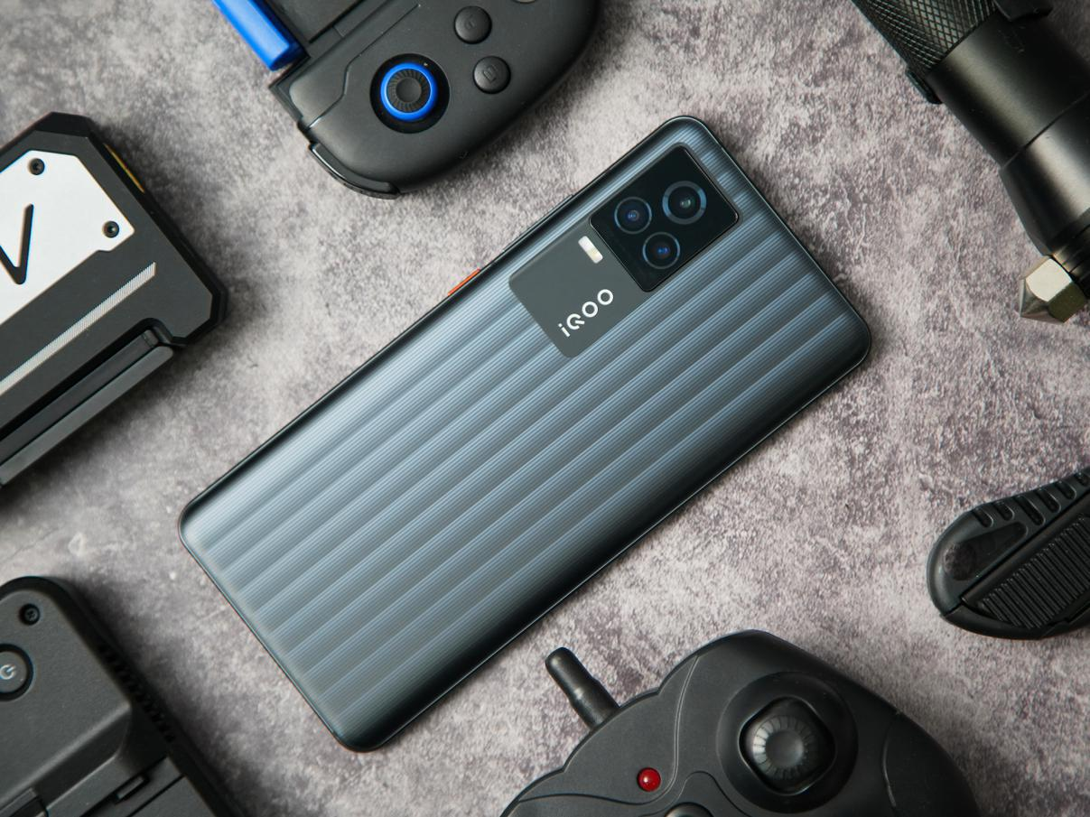 买iqoo7还是等红米k40？ - 知乎