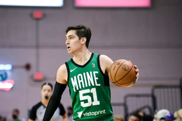 什么情况？尼克斯突然以一份正式合同签下一名控卫！ - 知乎