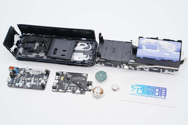 拆解报告：Anker安克140W 2C1A双向快充移动电源A1289 - 知乎