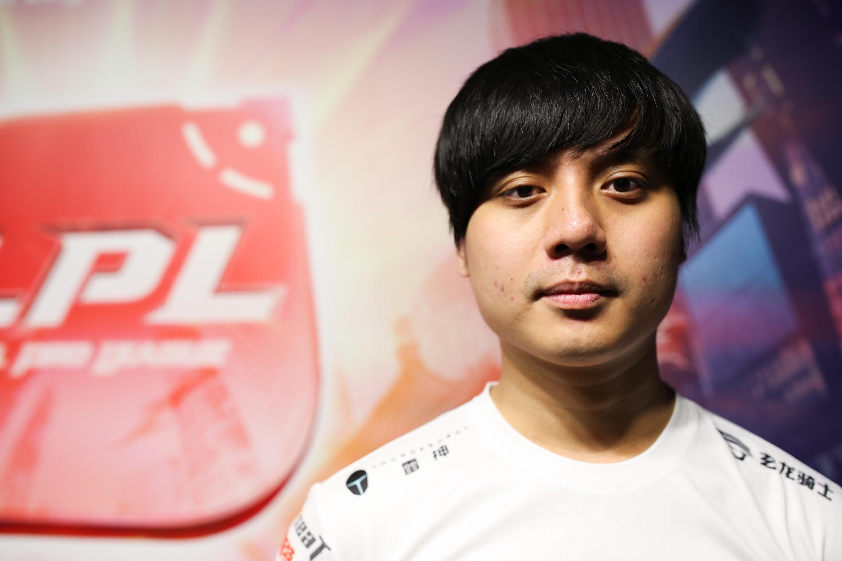 LPL夏季赛Maple专访：“夏季赛希望拿到更多Carry英雄” - 知乎